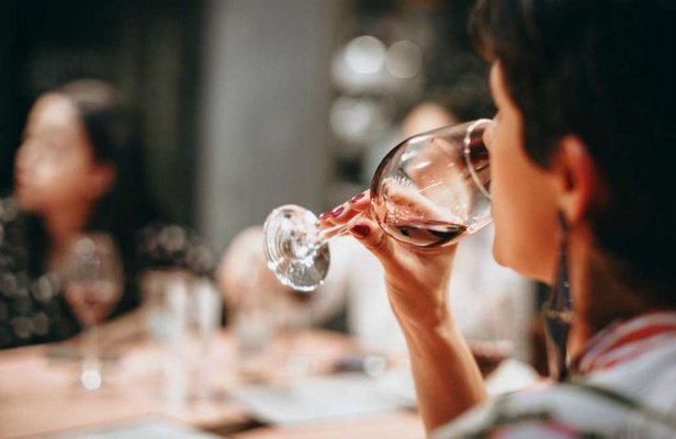 What is Aromatic Wine? (10 Best Bottles, Grape Varieties)