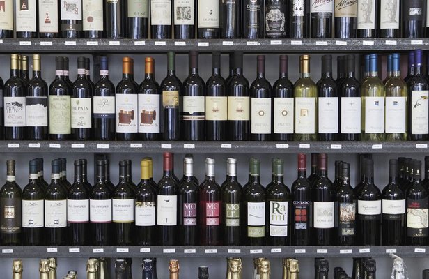 How Much Does A Bottle Of Wine Weigh? Why Is It Important?